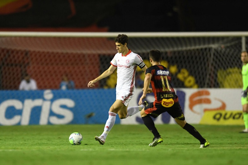 Inter vence na Ilha do Retiro e chega a três triunfos seguidos no ...