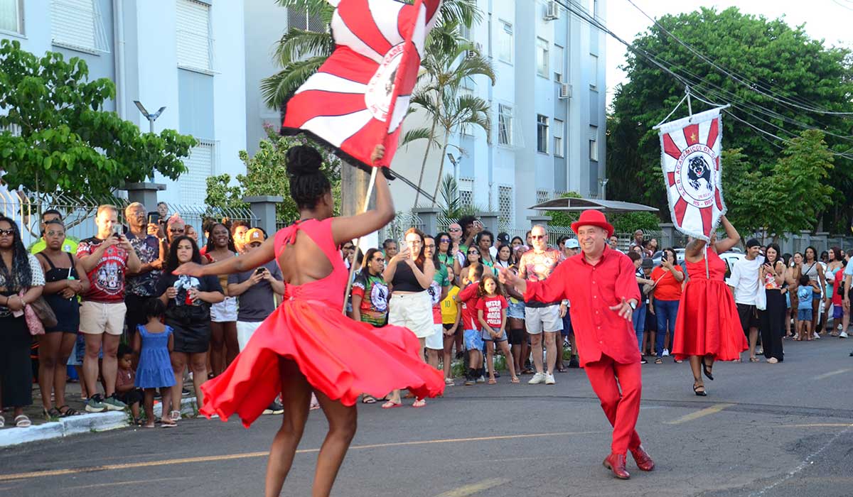 Muamba de Carnaval celebra cultura e enredo da Acadêmicos de Gravataí ...
